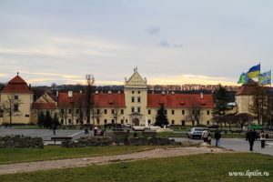 Zhovkva – small Ukrainian historical town · Ukraine travel blog
