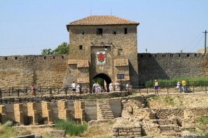 The largest medieval fortress in Ukraine · Ukraine travel blog
