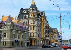 Walk through Podil – one of the oldest neighborhoods of Kyiv · Ukraine ...